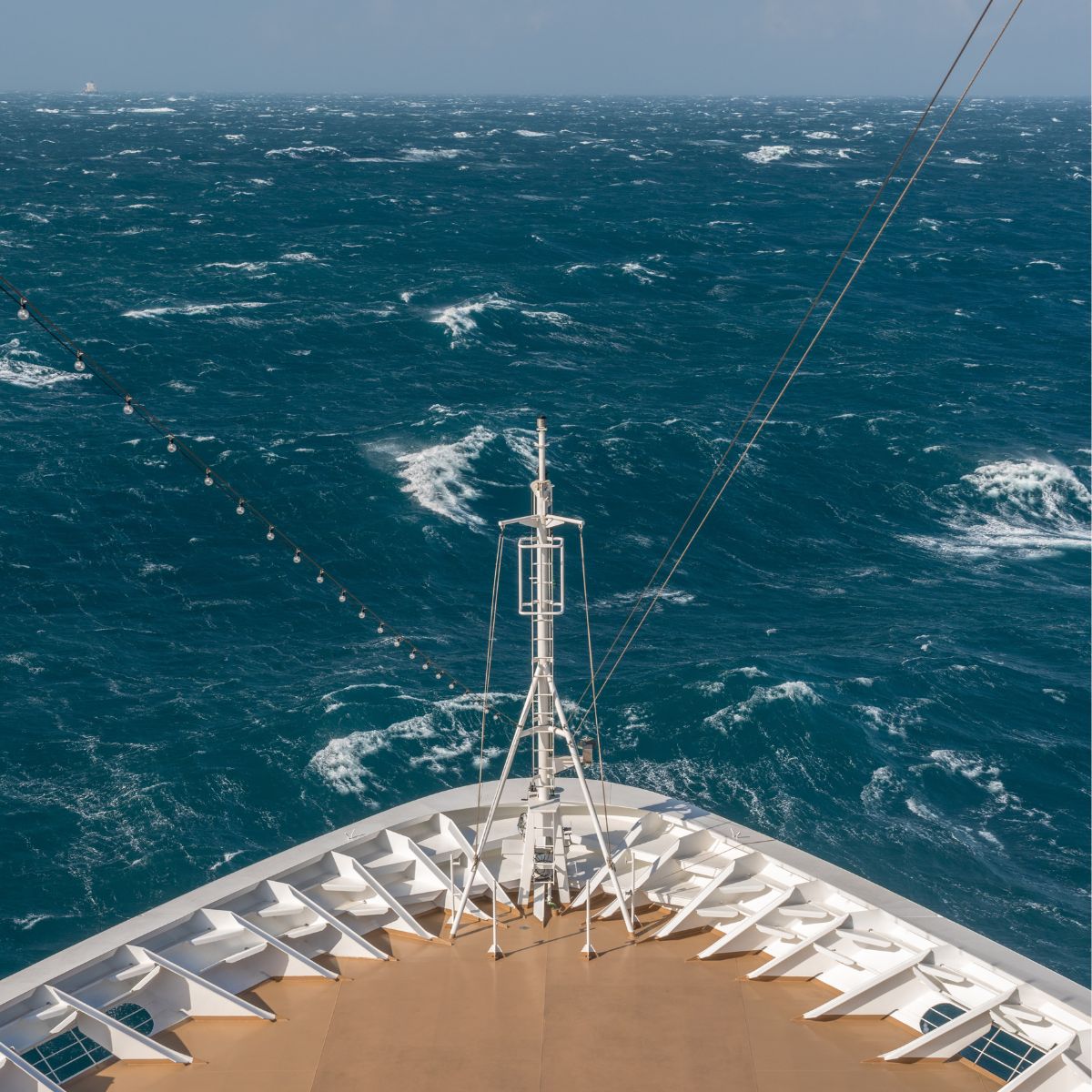 How Fast Is a Knot? (Knots to MPH Explained!) - CruiseOverload