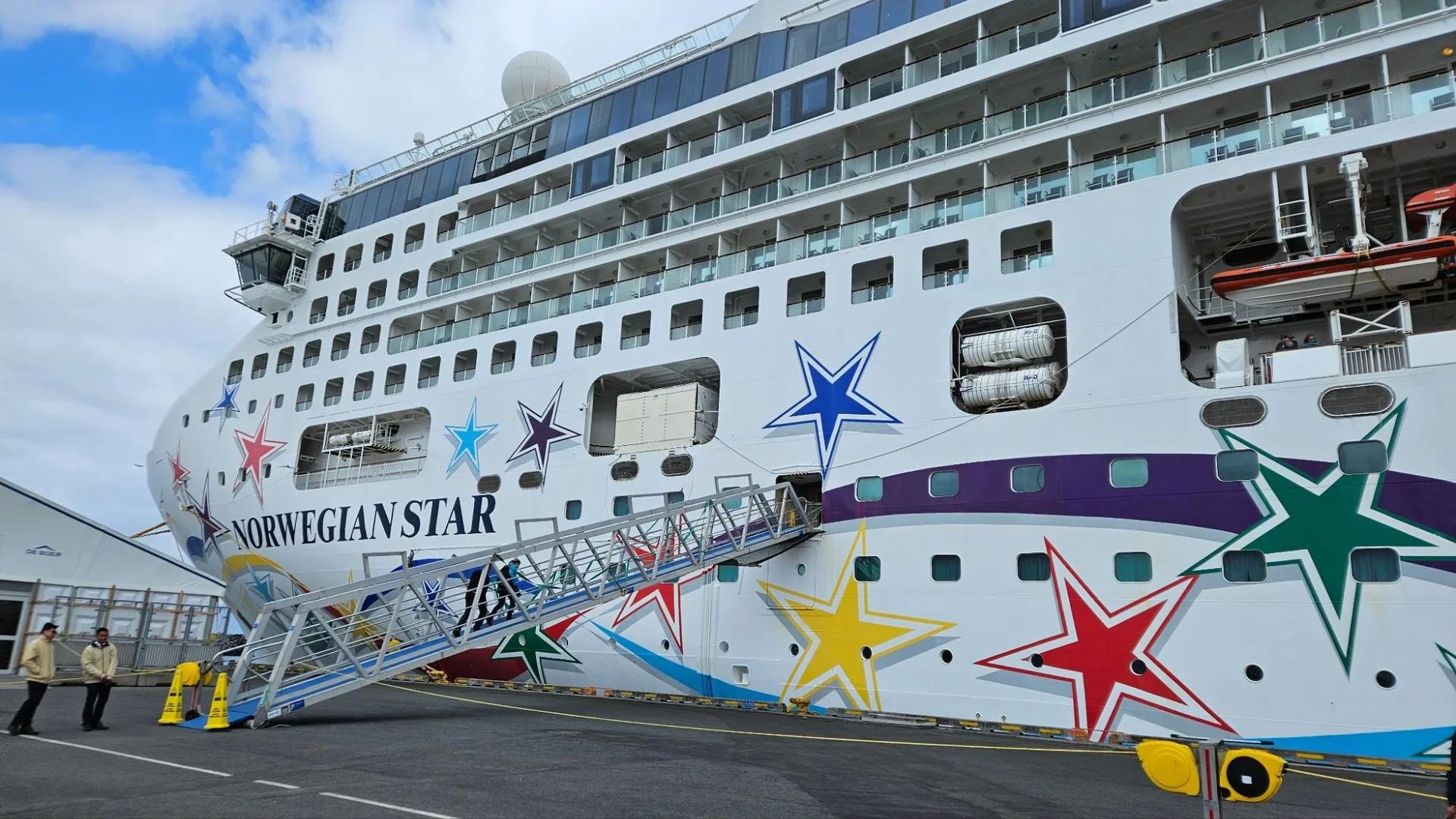 Norwegian Star Towed Back To Port After Engine Failure - CruiseOverload